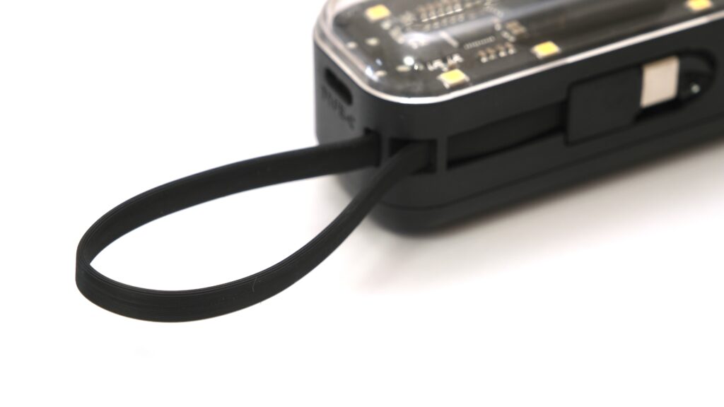 3COINS LEDライト付きクリアモバイルバッテリーをレビュー！ | wit-bot